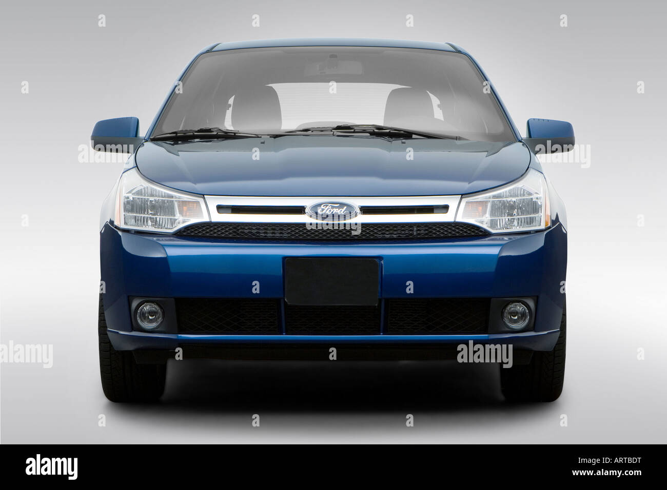 2008 Ford Focus SES in Blue - Low/Wide Front Stock Photo - Alamy