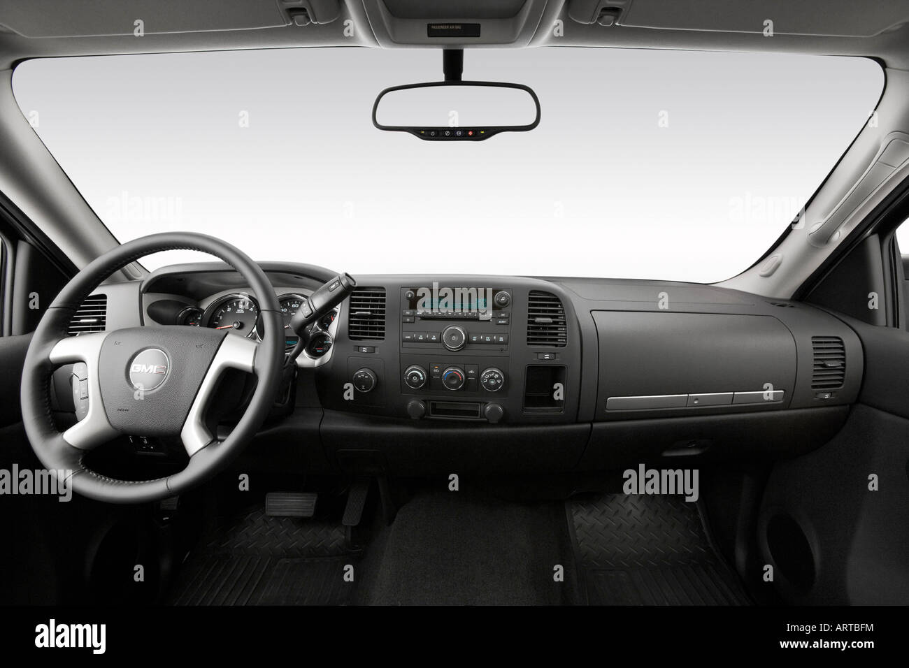 2008 GMC Sierra 3500HD SLE in White - Dashboard, center console, gear ...