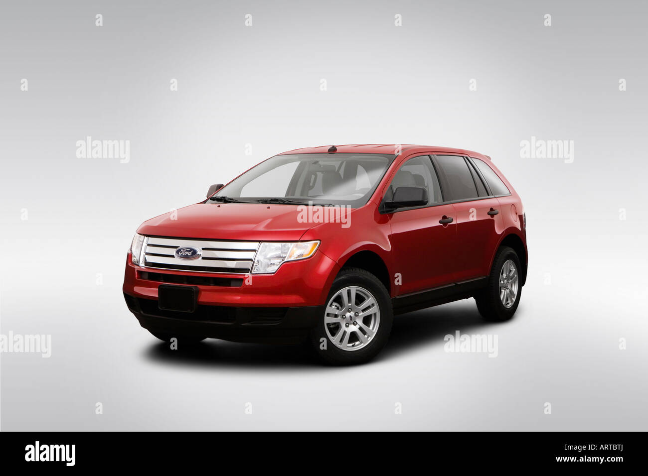 2008 Ford Edge SE in Red - Front angle view Stock Photo - Alamy