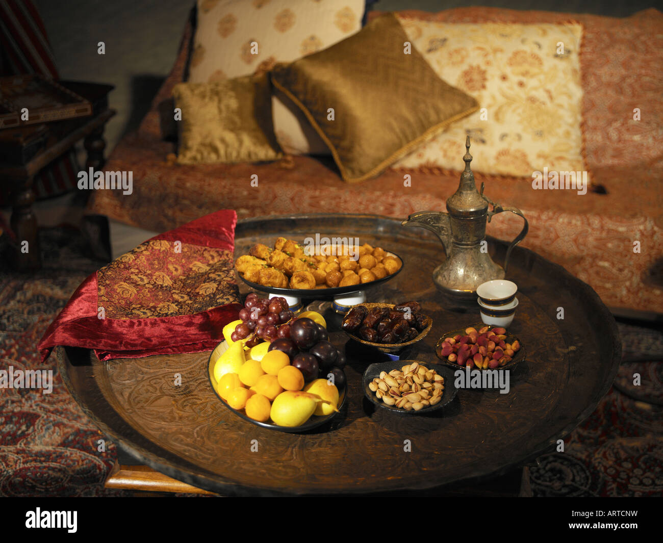 Arabic coffee majlis hi-res stock photography and images - Alamy