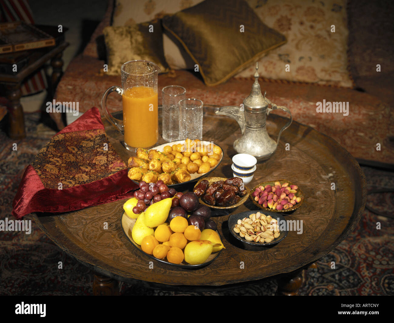 Majlis uae hi-res stock photography and images - Alamy