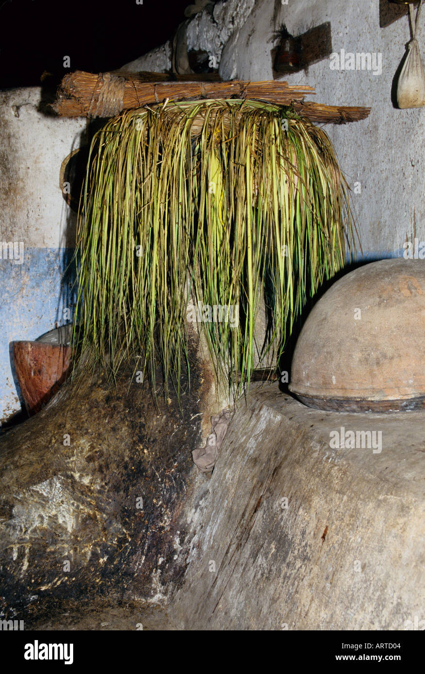 Ogun orisha hi-res stock photography and images - Alamy