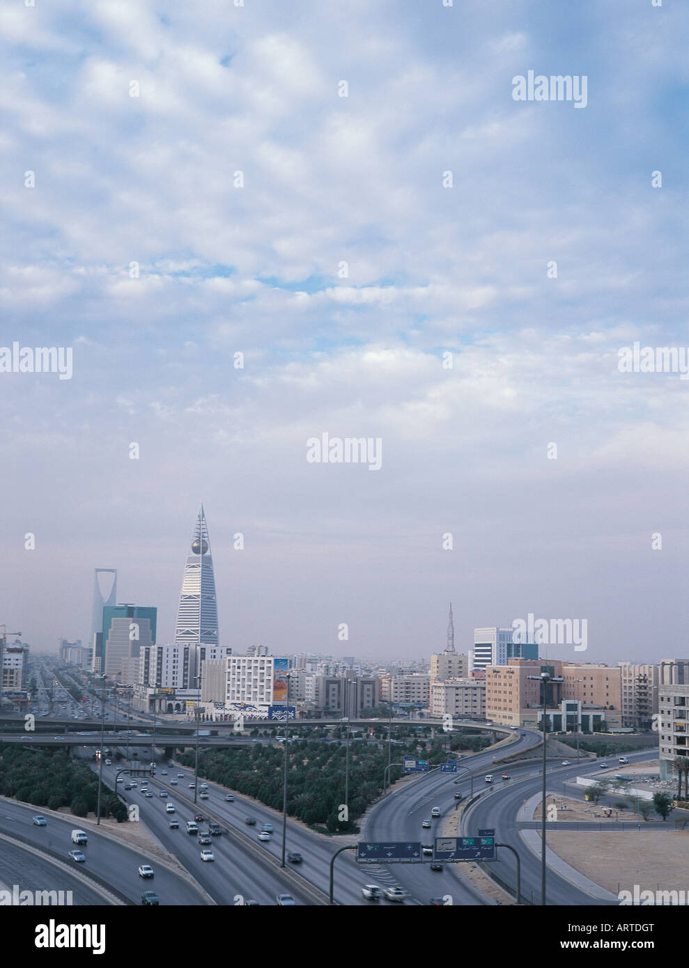 Al faisaliah center hi-res stock photography and images - Alamy