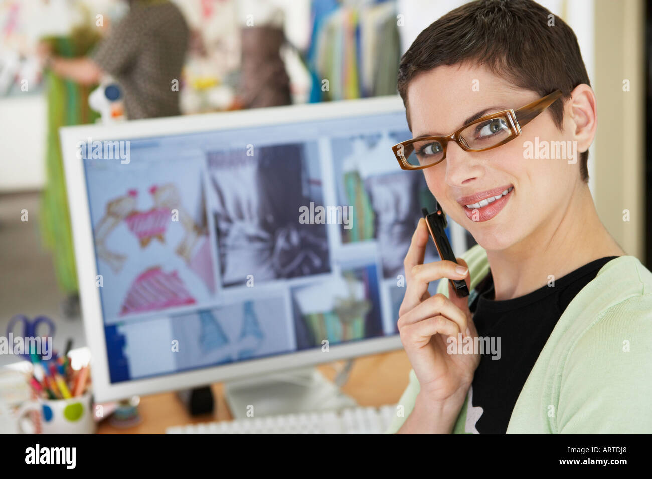 Focus on fashion hi-res stock photography and images - Alamy