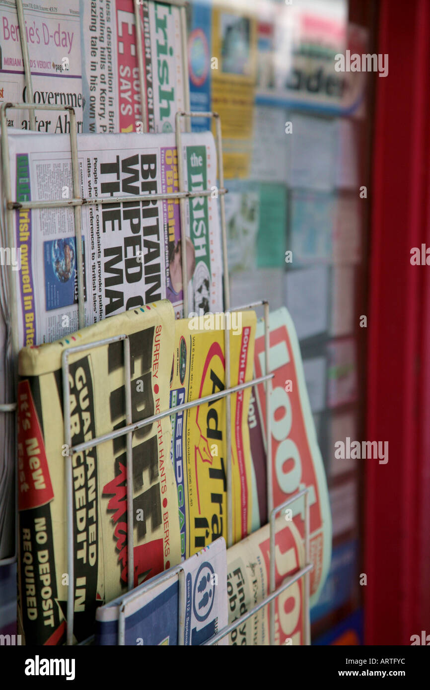 newsagents shop window display Stock Photo - Alamy