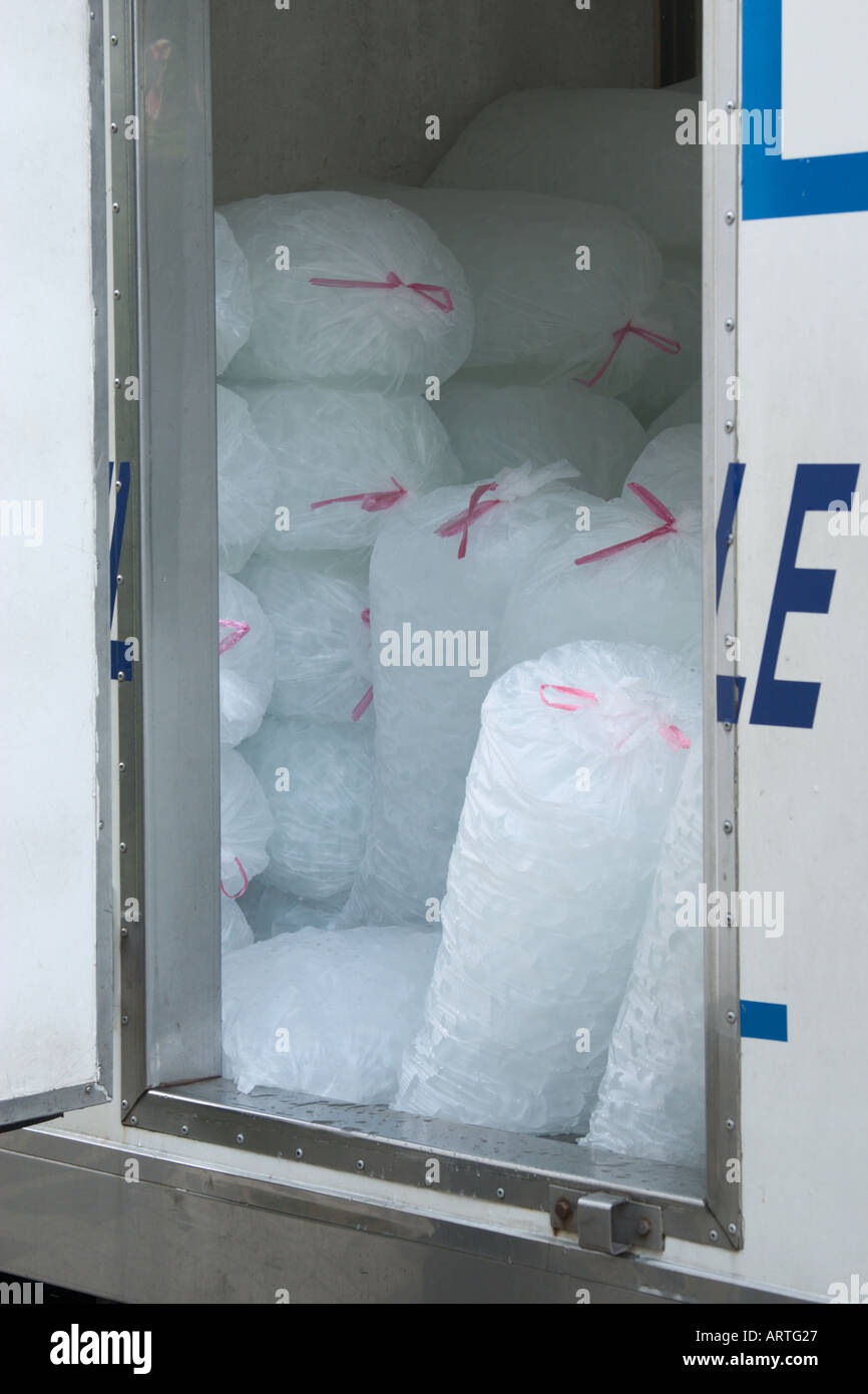 Packets of ice hi-res stock photography and images - Alamy