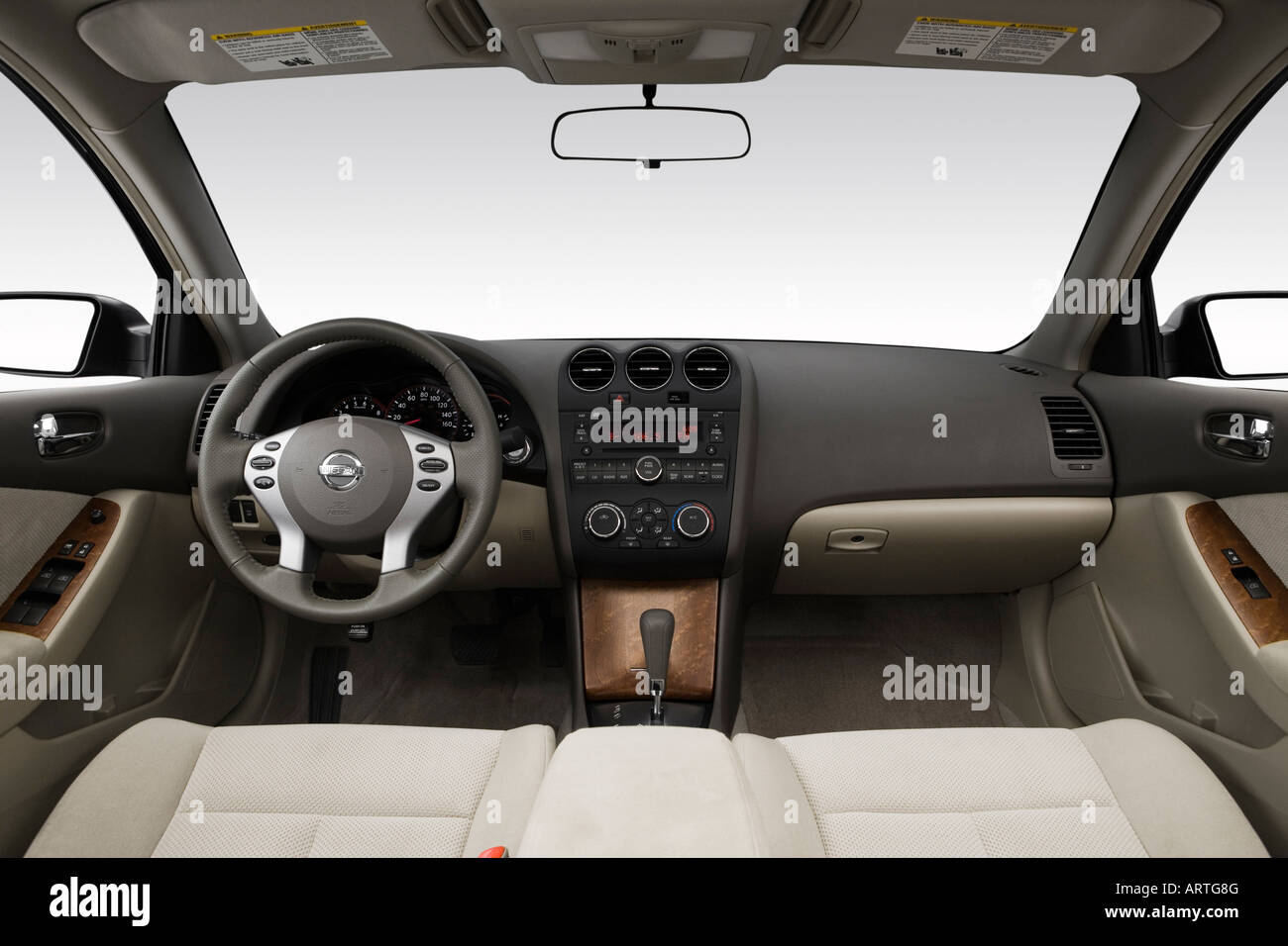 2008 Nissan Altima 3.5 SE in Blue - Dashboard, center console, gear ...