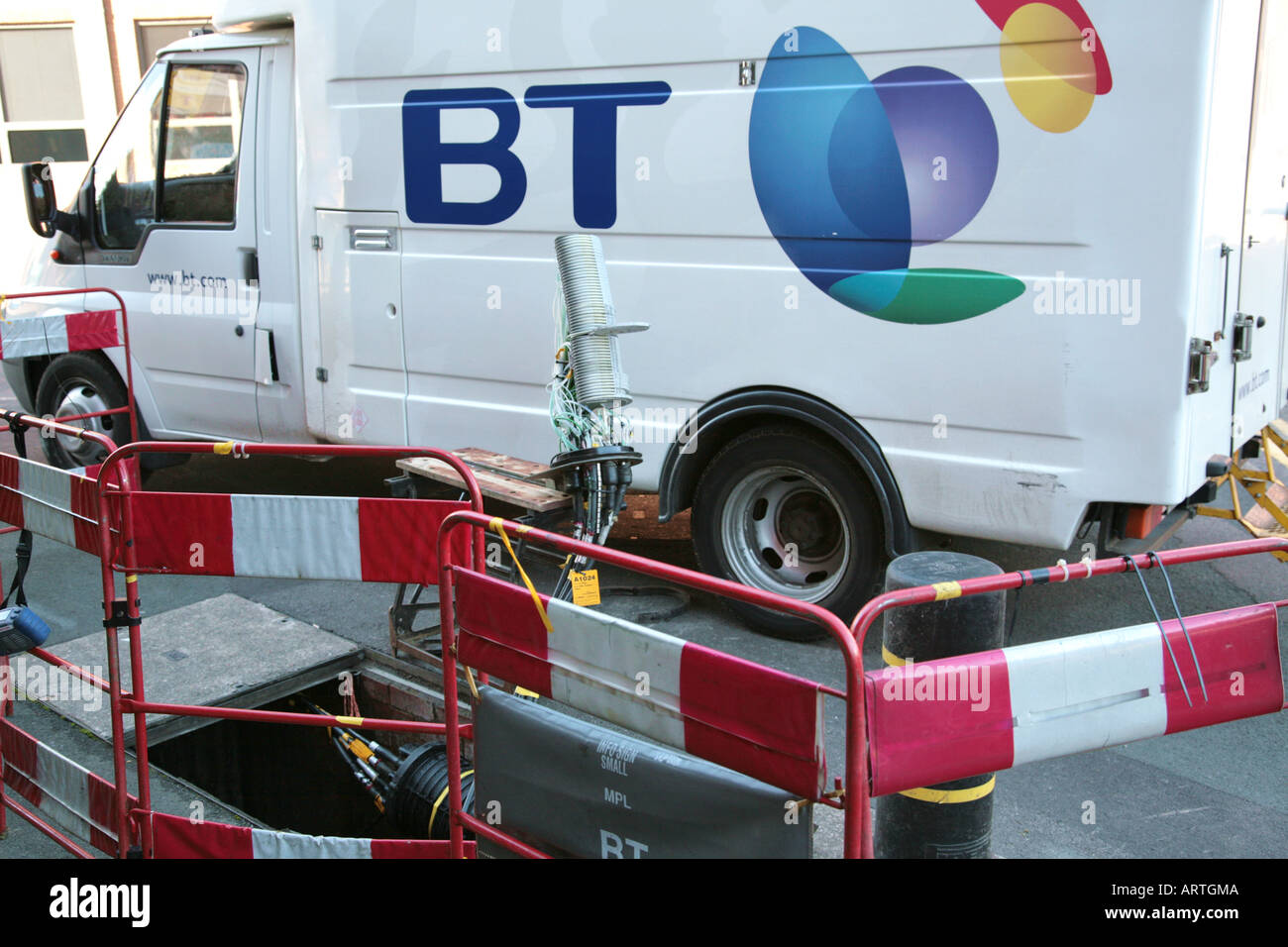 Roadside cable works hi-res stock photography and images - Alamy
