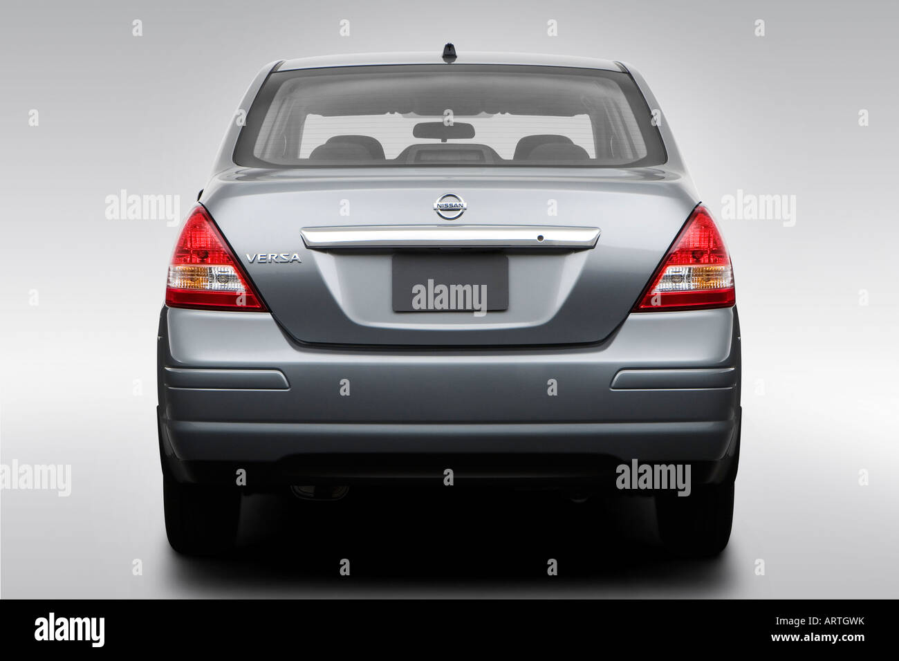 Nissan versa 2008 hi-res stock photography and images - Alamy