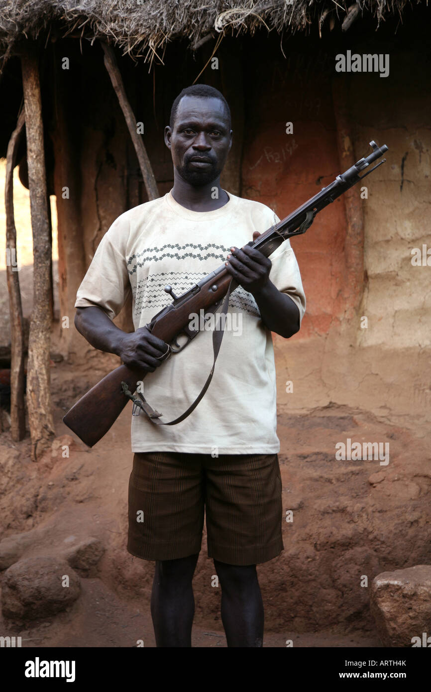 Africa hunter rifle hi-res stock photography and images - Alamy