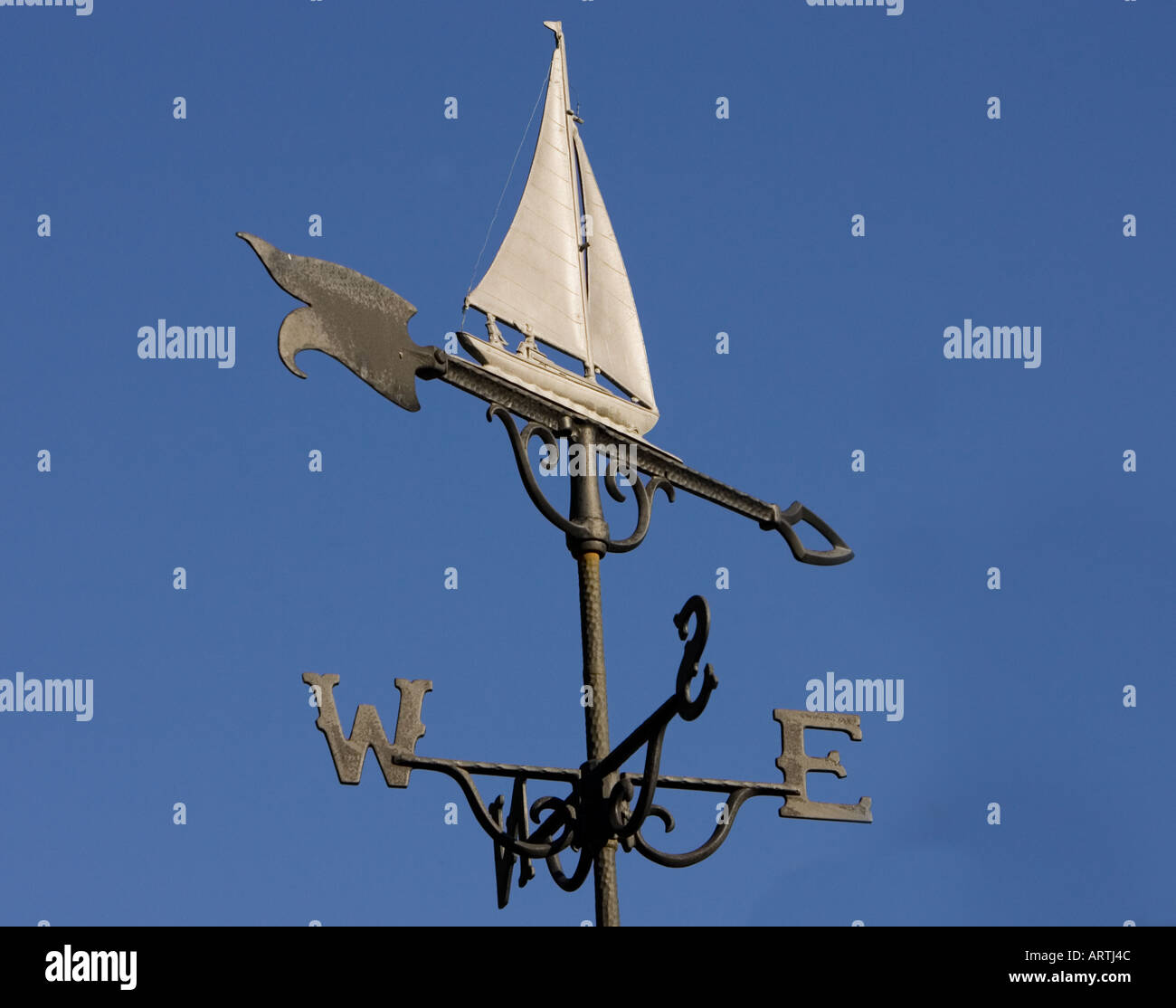 Arrow weather vane hi-res stock photography and images - Alamy