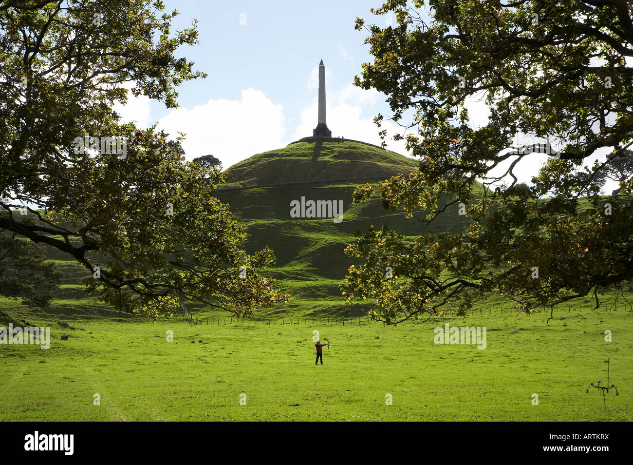 Archer and Obelisk One Tree Hill Auckland North Island New Zealand ...