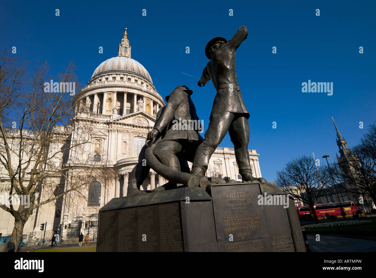 Firefighters blitz of london hi-res stock photography and images - Alamy