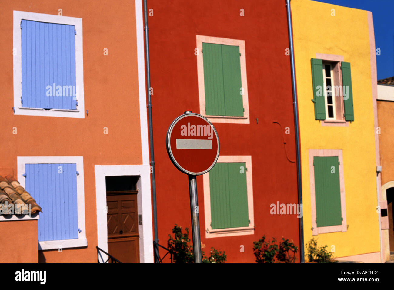 Provence street scene hi-res stock photography and images - Alamy