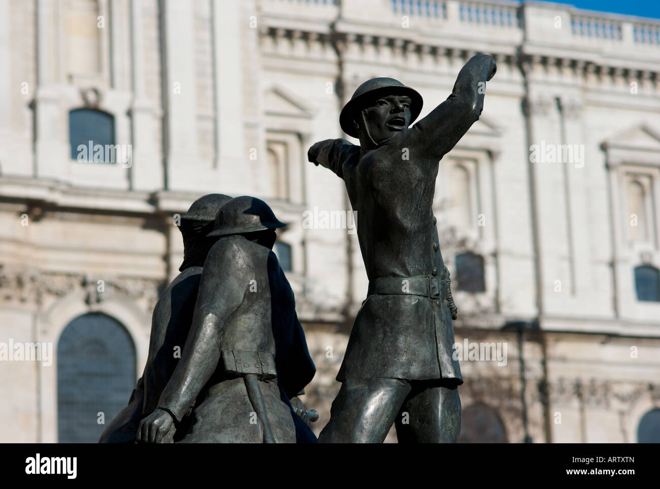 Firefighters blitz of london hi-res stock photography and images - Alamy