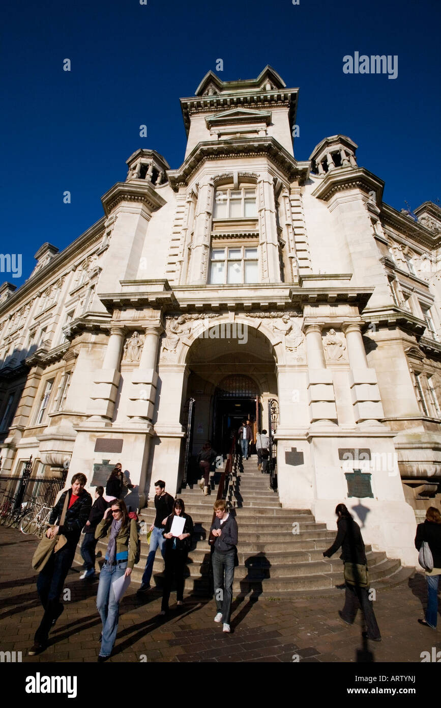 Portsmouth university hi-res stock photography and images - Alamy