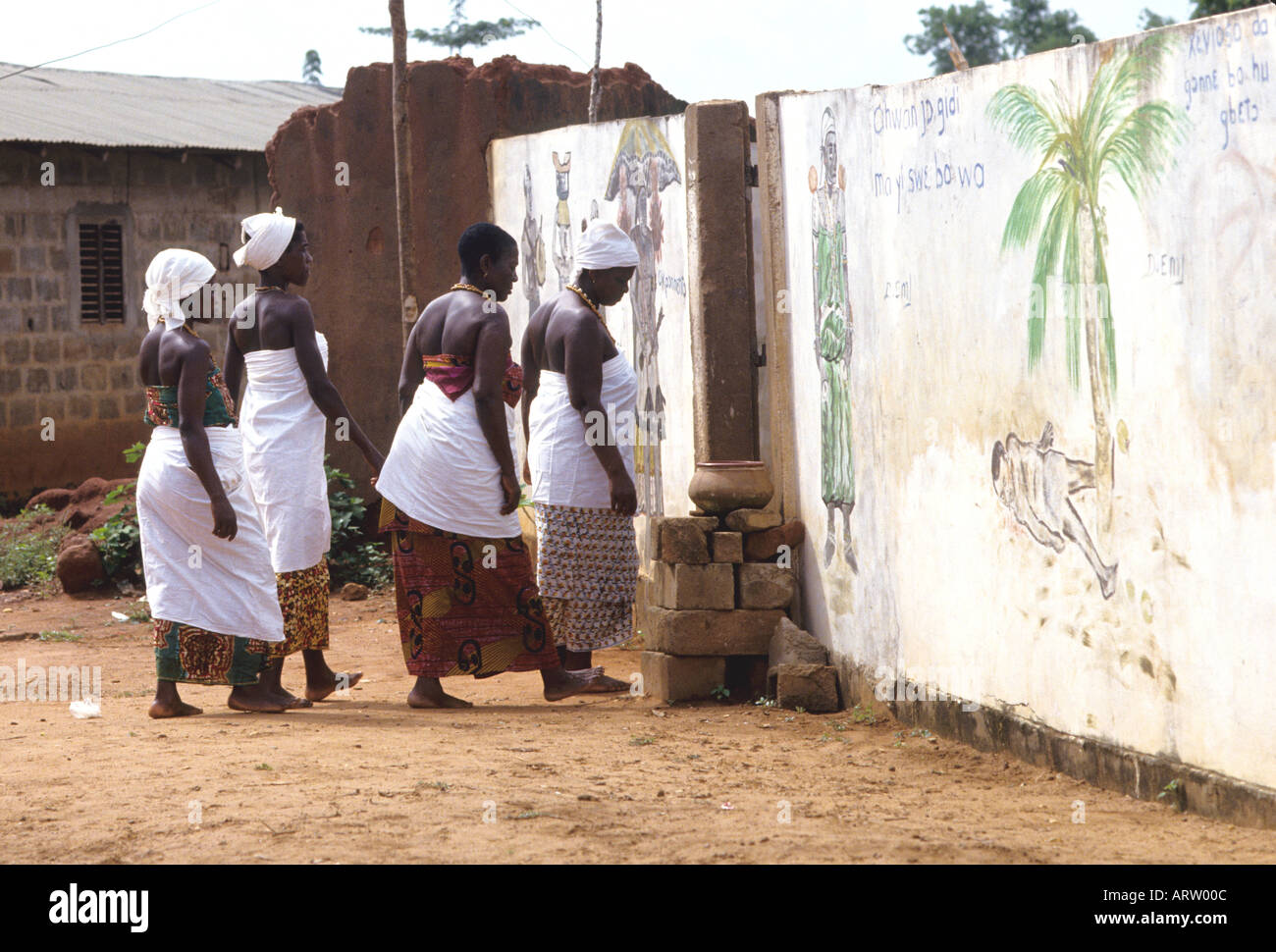 Vodounssi going voodoo temple vodounssi hi-res stock photography and ...