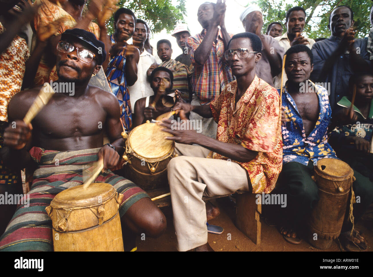 Benin drummer hi-res stock photography and images - Alamy
