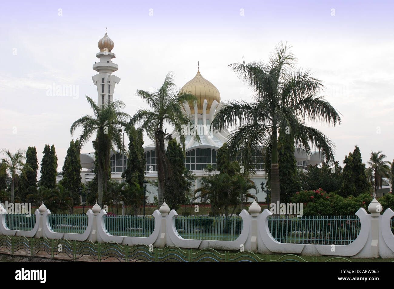 Masjid negeri penang hi-res stock photography and images - Alamy