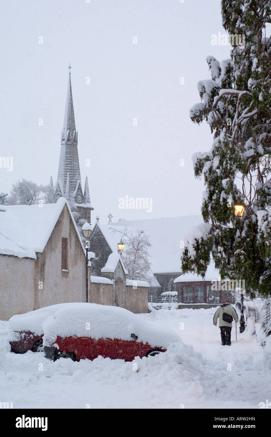 Scottish street snow hi-res stock photography and images - Alamy