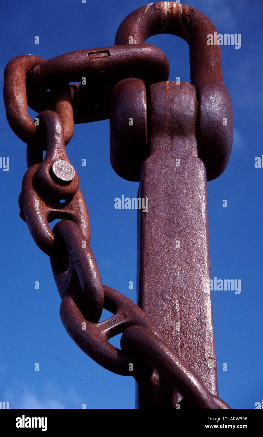 Chain and hasp hi-res stock photography and images - Alamy
