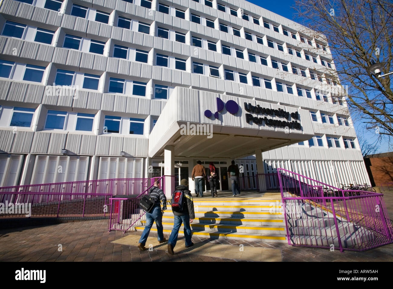 Portsmouth university hi-res stock photography and images - Alamy