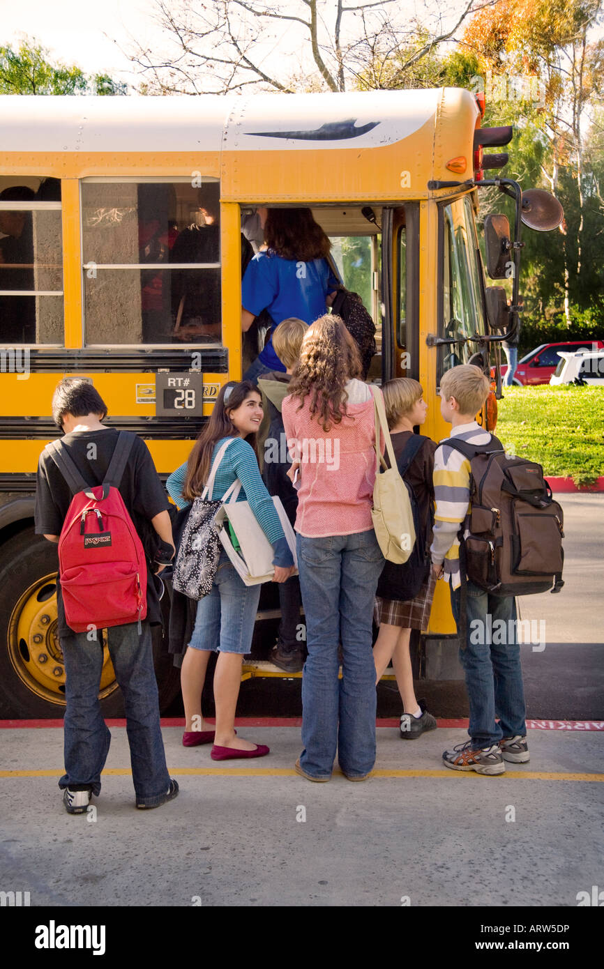 Students bus 12 13 hi-res stock photography and images - Alamy