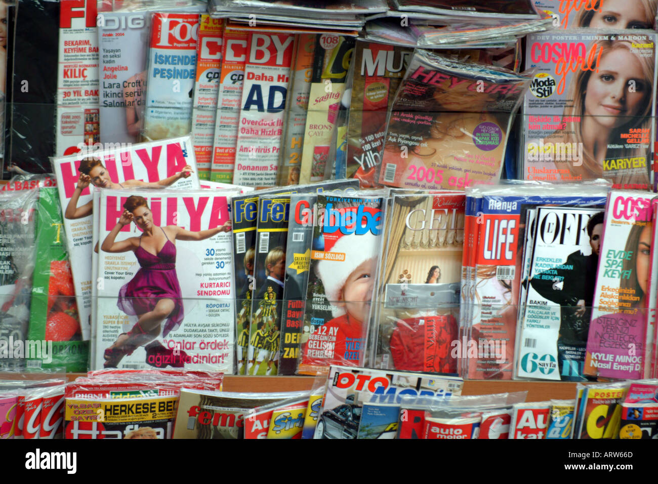 Turkish magazines hi-res stock photography and images - Alamy