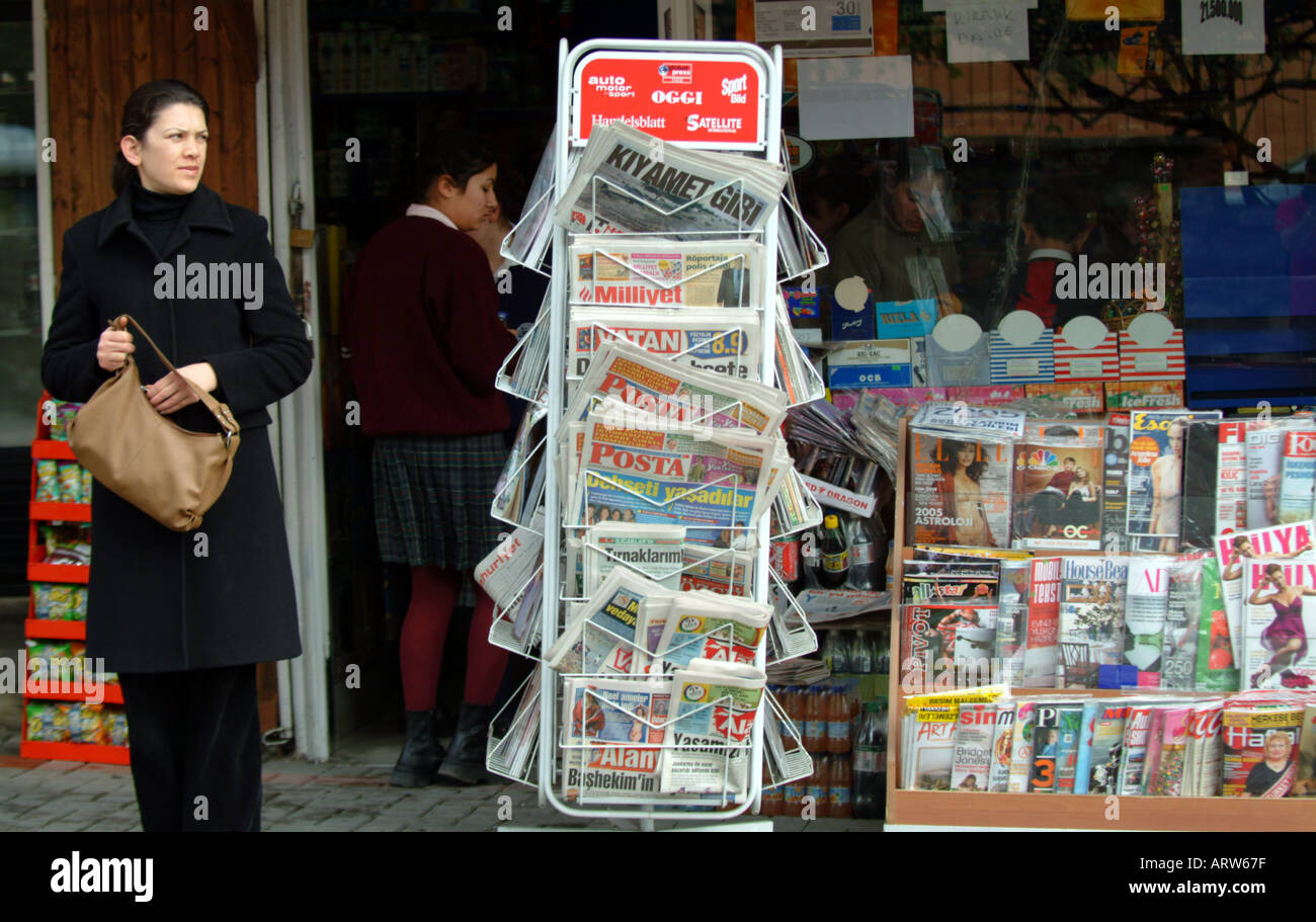 Turkish magazines hi-res stock photography and images - Alamy