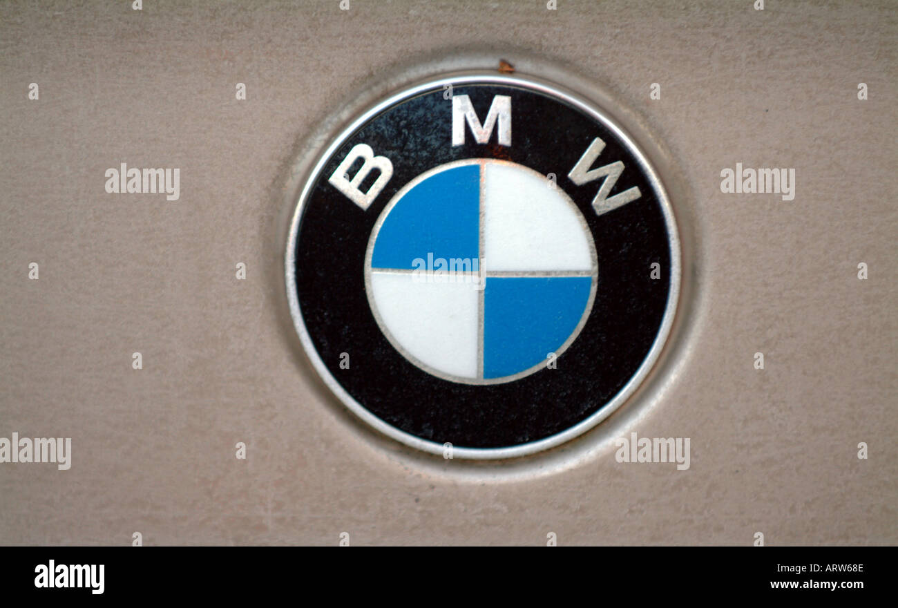 Bmw circle logo hi-res stock photography and images - Alamy