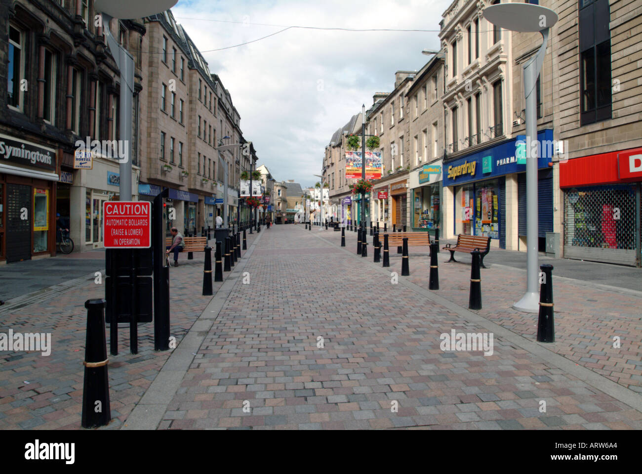 Traffic free shopping area Inverness Scotland Stock Photo - Alamy