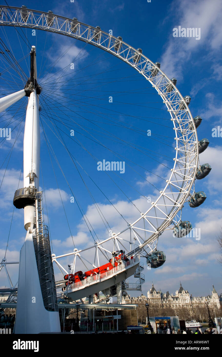 london eye upright shot westminster Stock Photo - Alamy