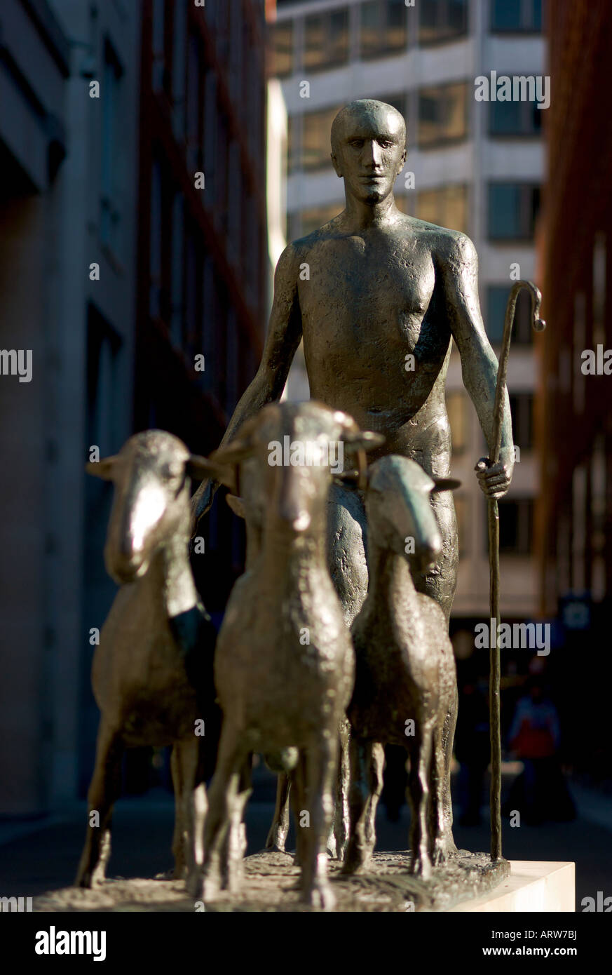 Dame elisabeth frink sculpture hi-res stock photography and images - Alamy