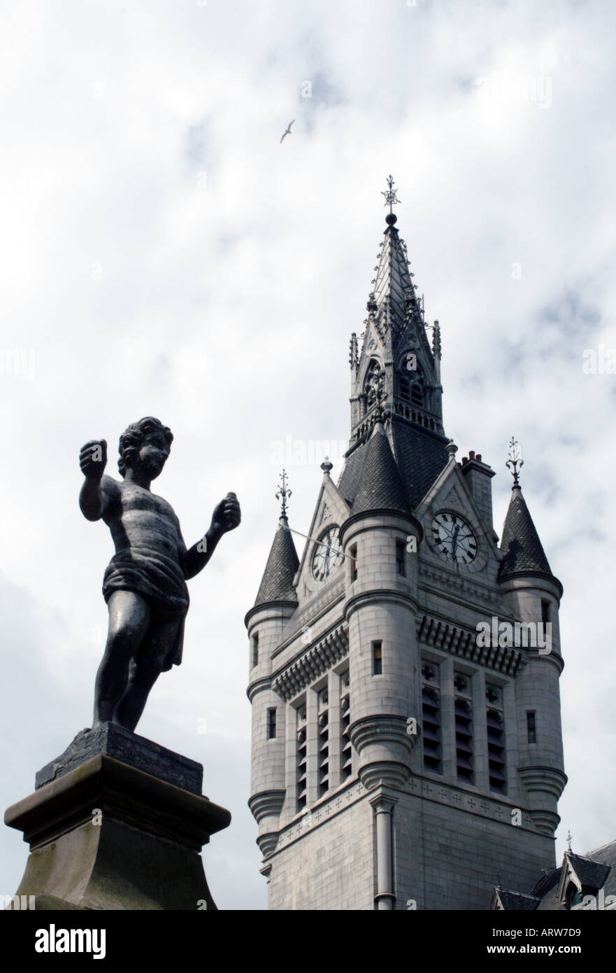 Town hall statue the Mannie in the Green Castlegate Aberdeen Scotland ...