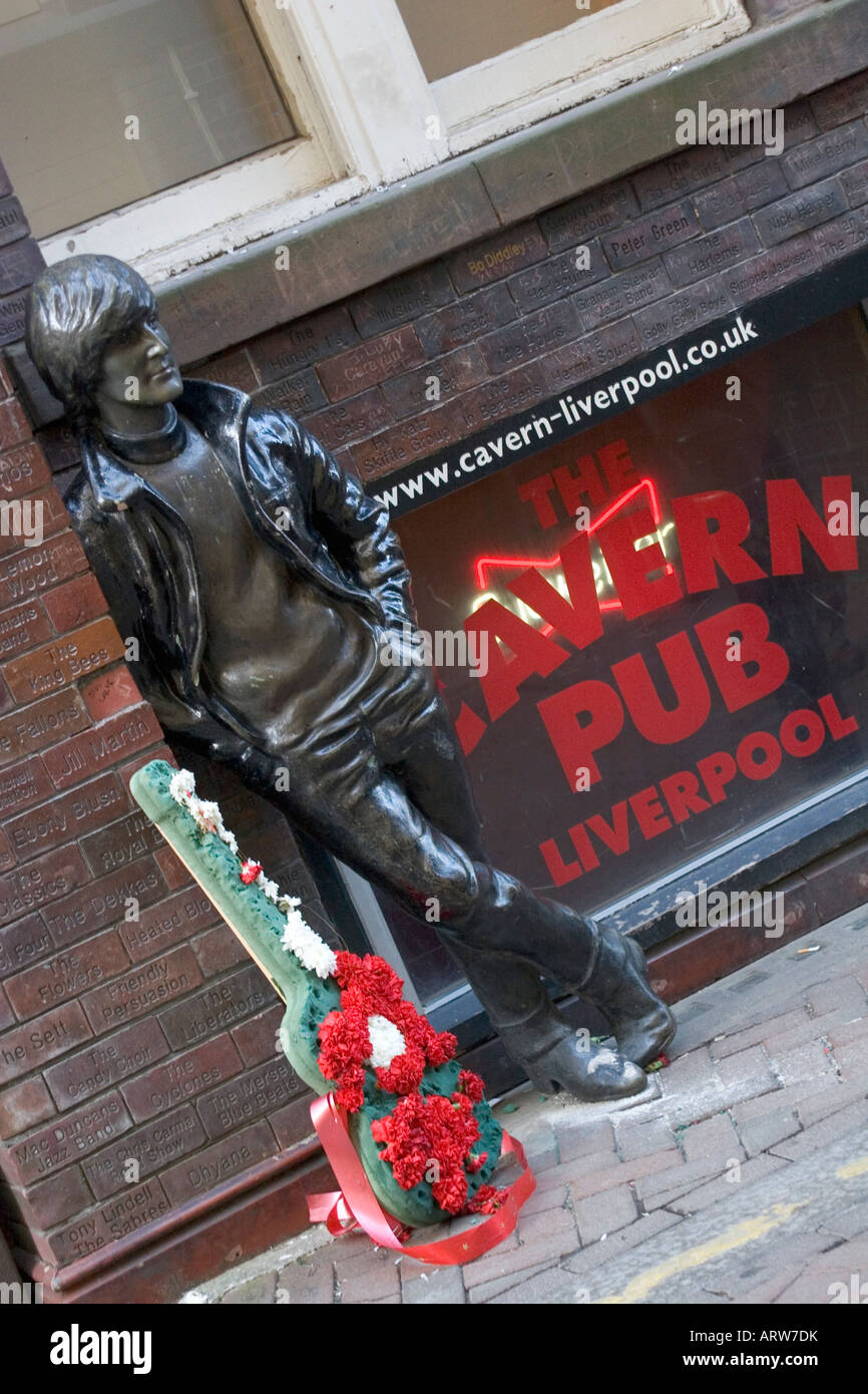 THE FAMOUSE CAVERN CLUB WHERE THE BEATLES FIRST PLAYED IN LIVERPOOL ...
