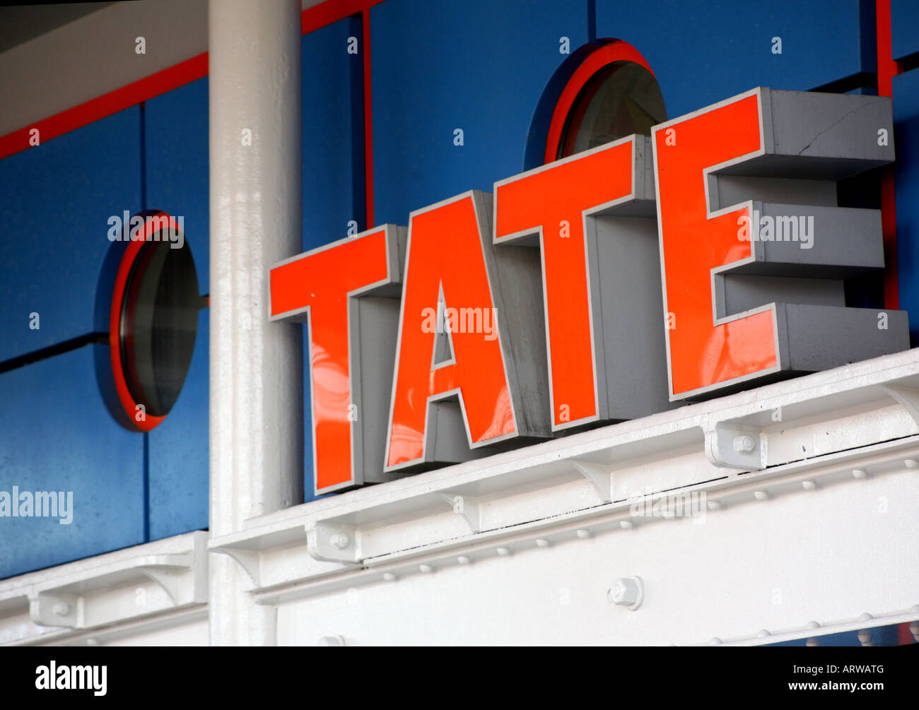 Sign above entrance to Tate Liverpool in Albert Dock Stock Photo - Alamy