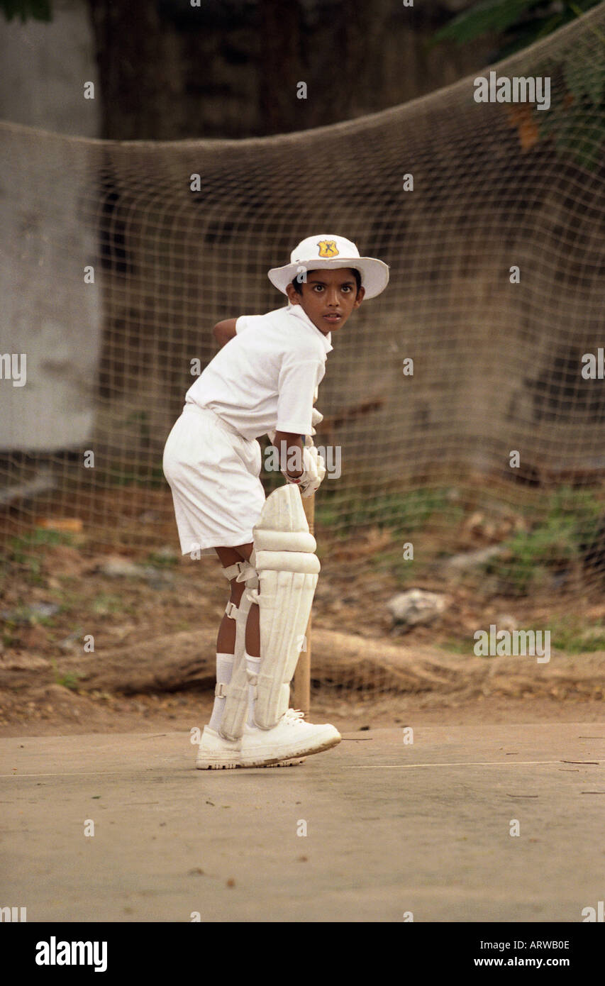 Cricket children hi-res stock photography and images - Alamy