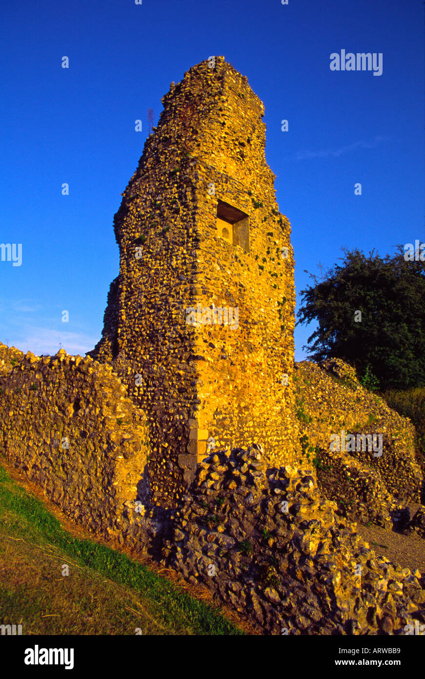 Hertfordshire Dacorum Herts Mott Bailey Walls Autumn Fall Dusk Sunny Hi hertfordshire-dacorum-herts-mott-bailey-walls-autumn-fall-dusk-sunny-hi