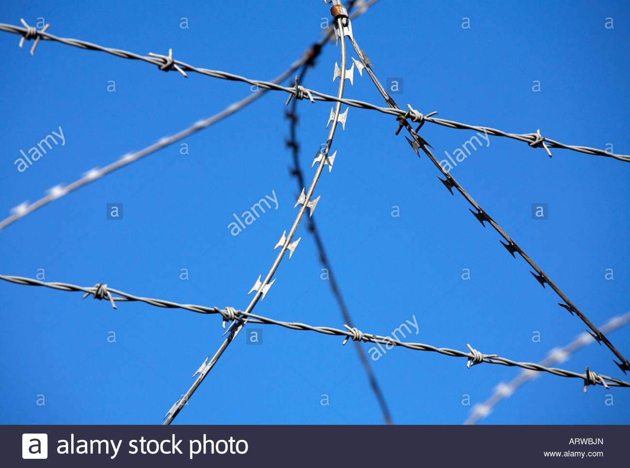 Jagged wire hi-res stock photography and images - Alamy