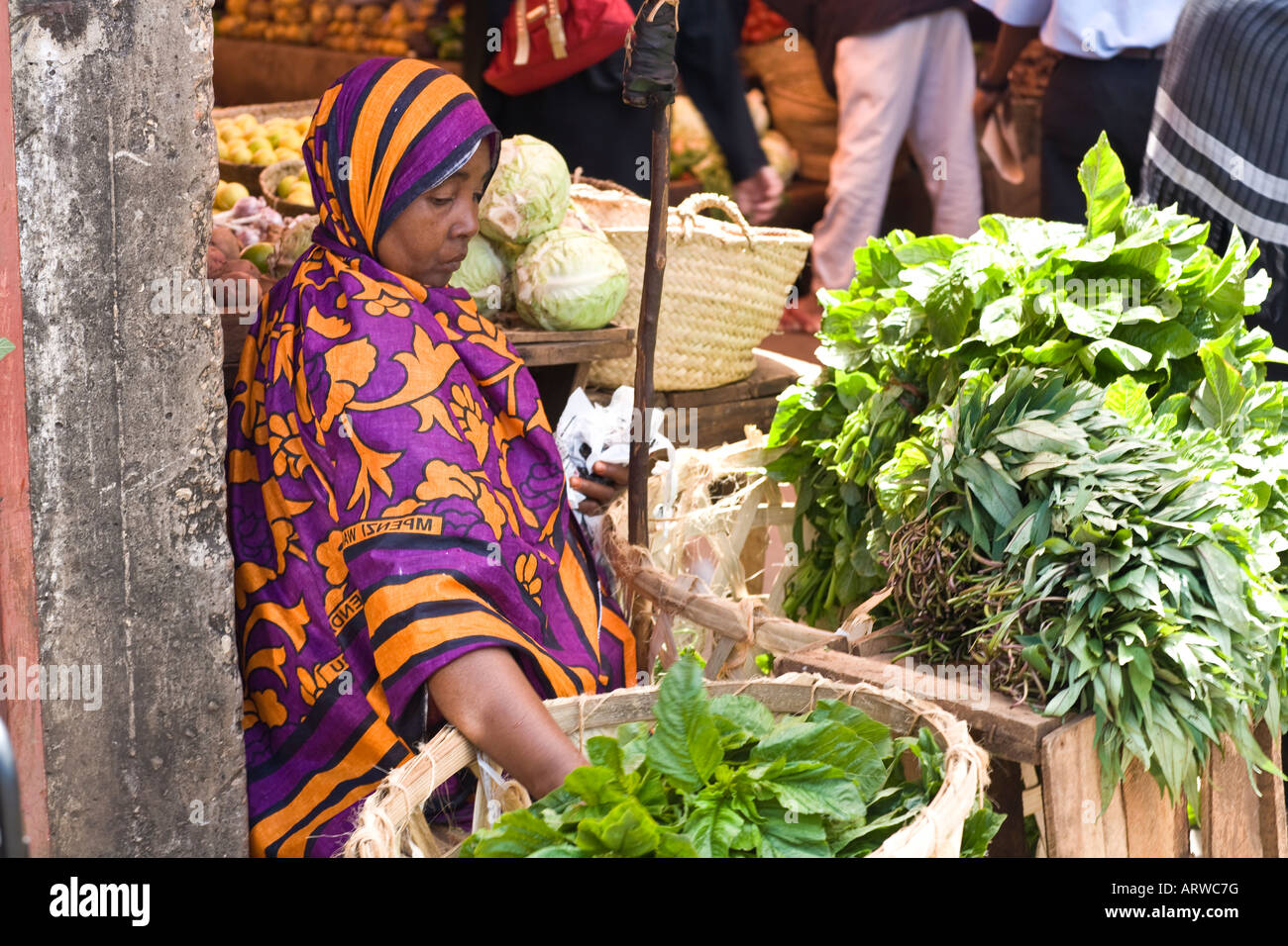 food market lady seller Stock Photo - Alamy