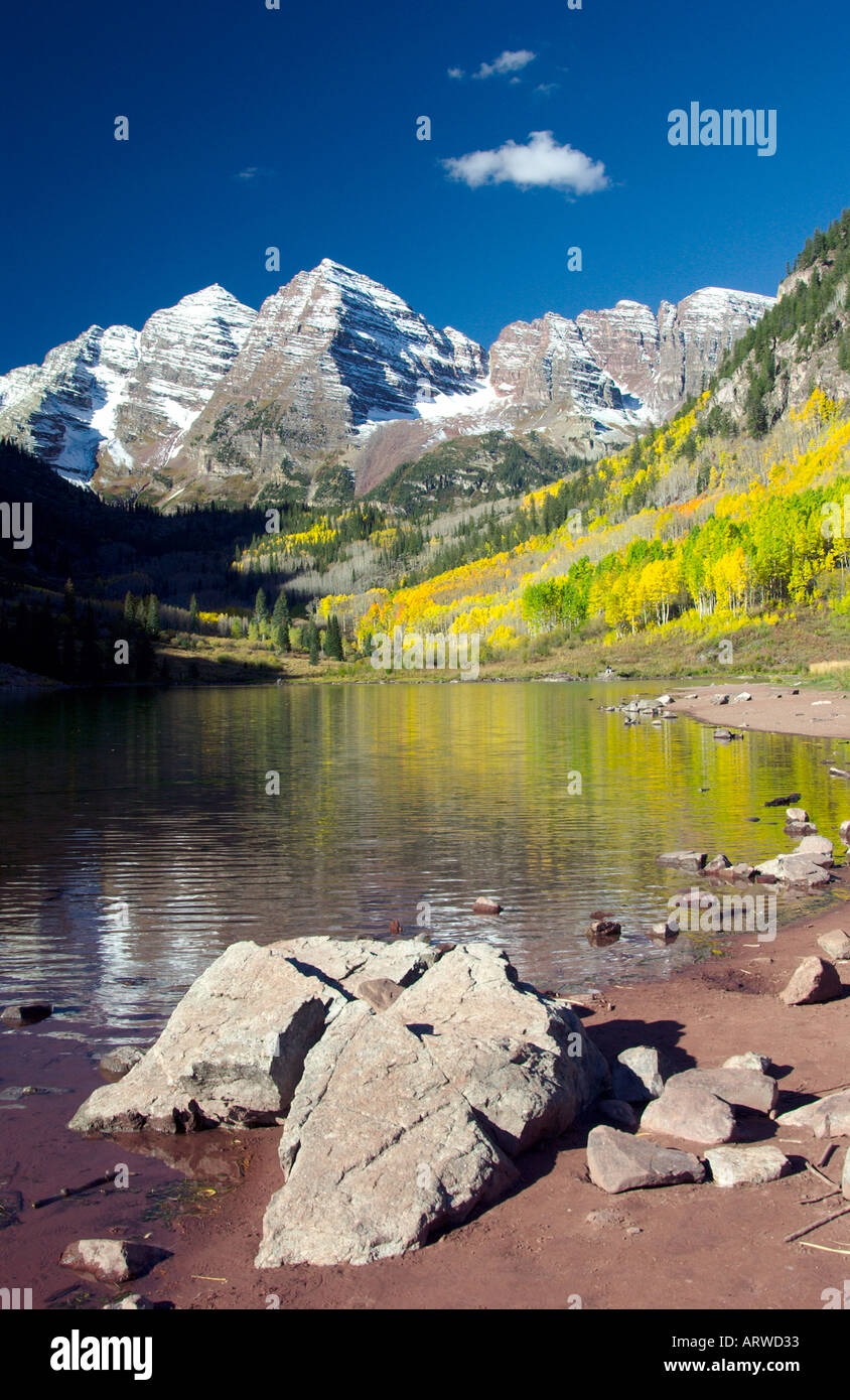 Fall foliage and the Maroon Bells in Colorado USA Stock Photo - Alamy