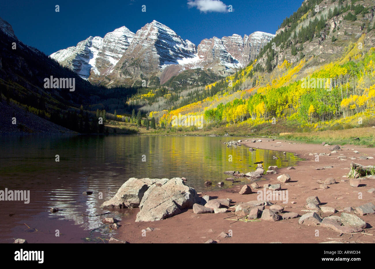 Fall foliage and the Maroon Bells in Colorado USA Stock Photo - Alamy