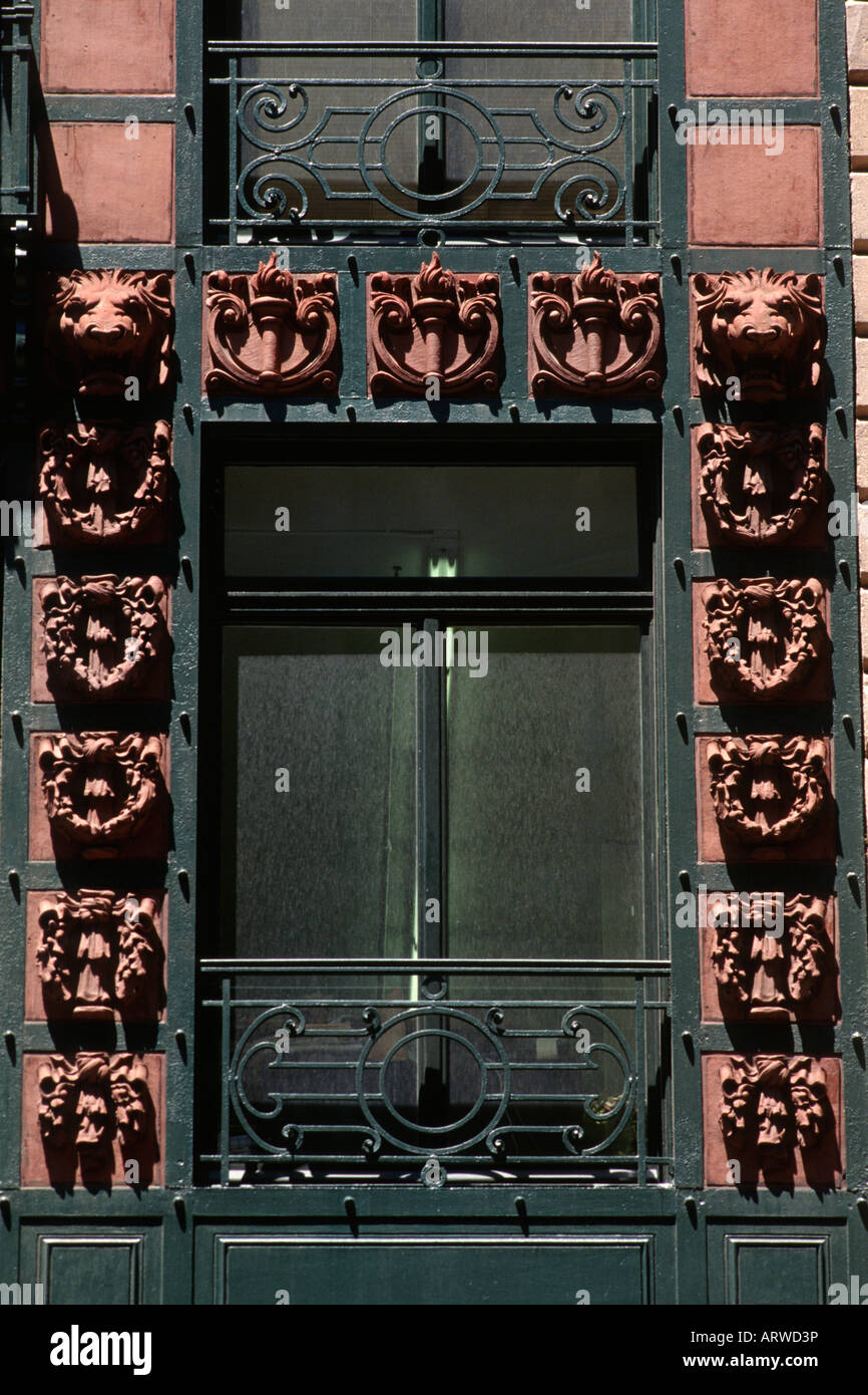 New York USA Manhattan Cast iron details on the Little Singer Building ...