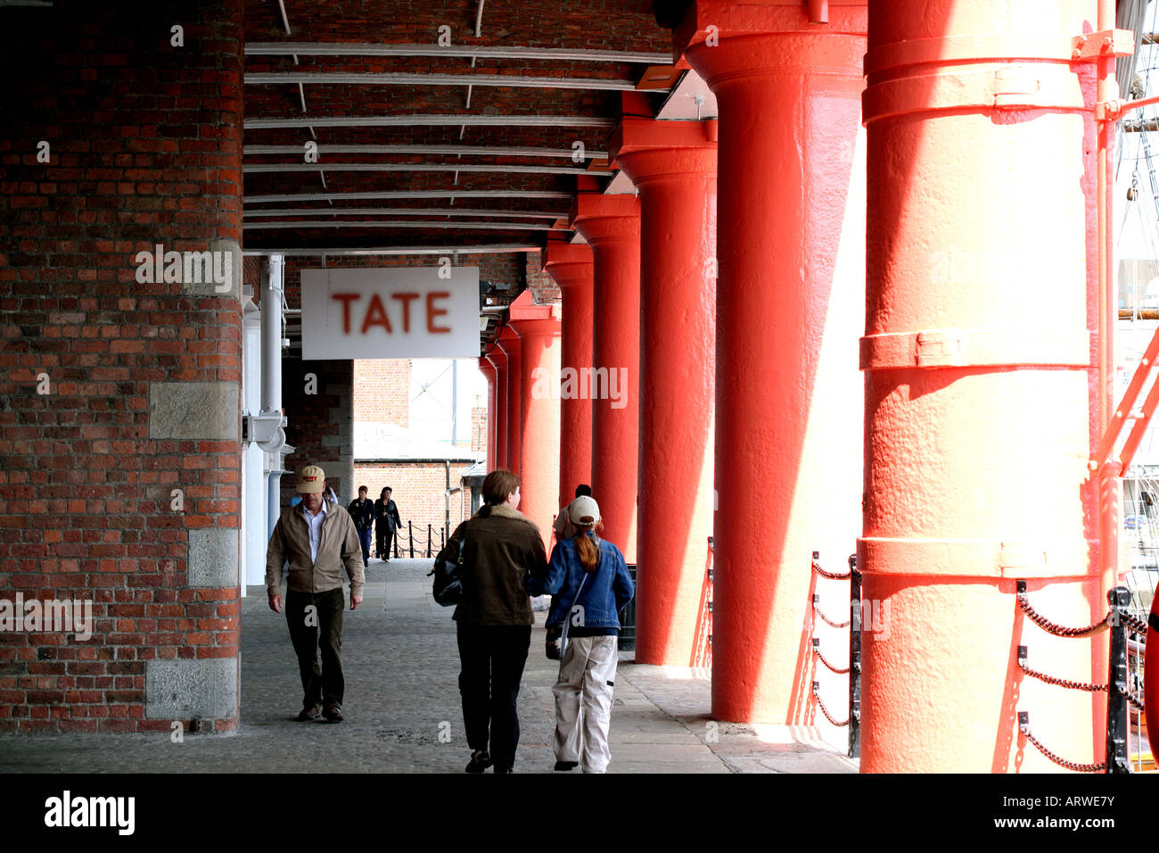 Dock art hi-res stock photography and images - Alamy