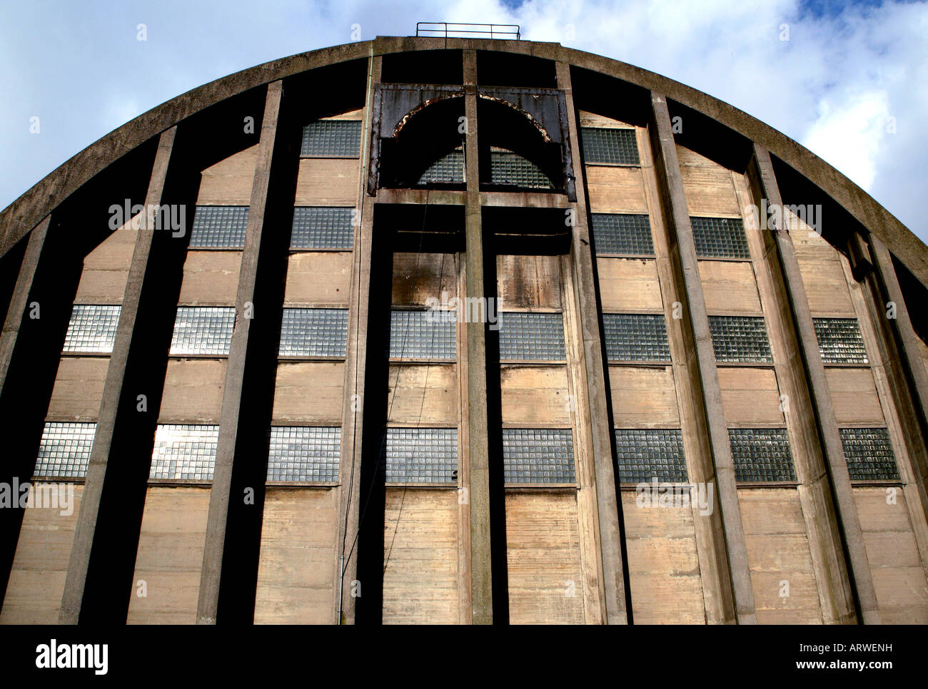 Grain store in Liverpool docks Stock Photo - Alamy
