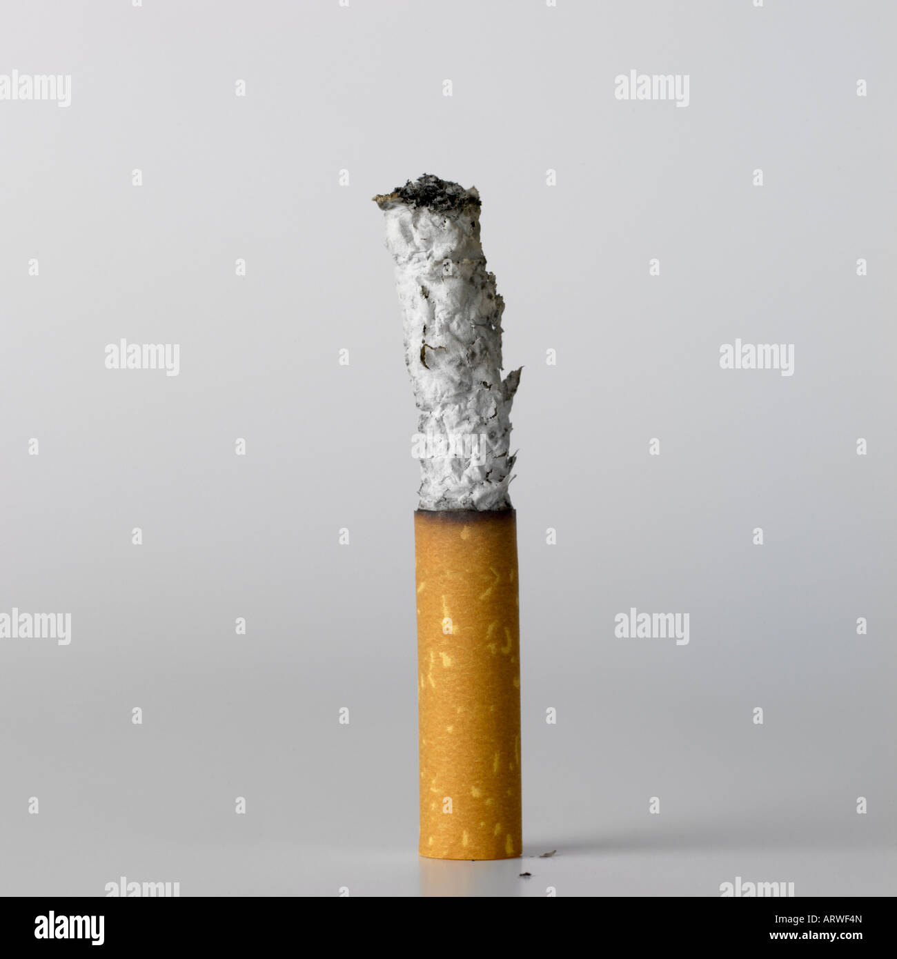 A smoldering cigarette Stock Photo - Alamy