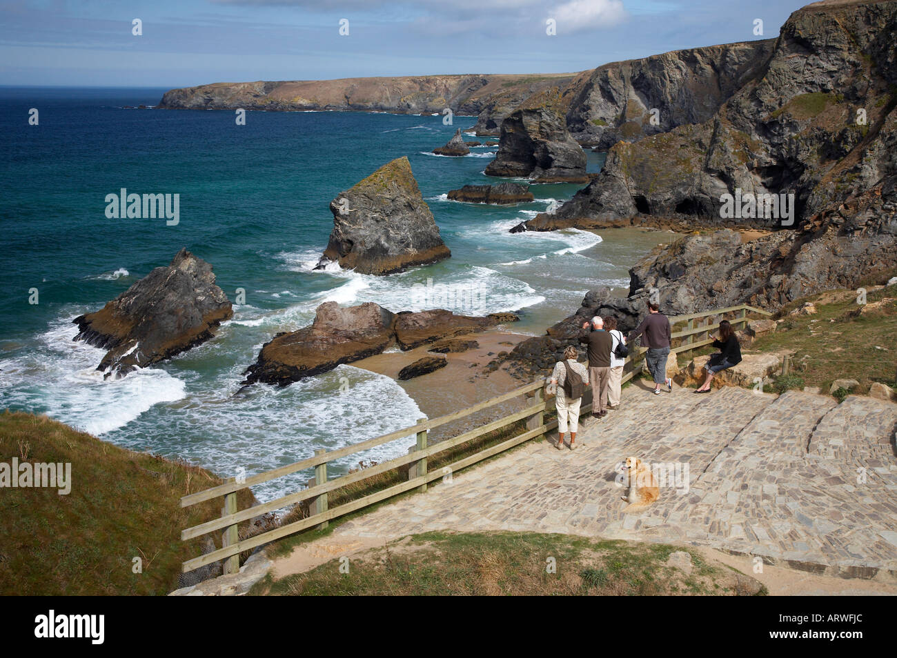 Cornwall Coastal Path at Bedruthan Steps between Newquay and Padstow ...