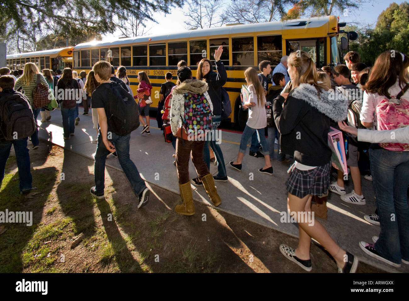 Students school bus hi-res stock photography and images - Alamy