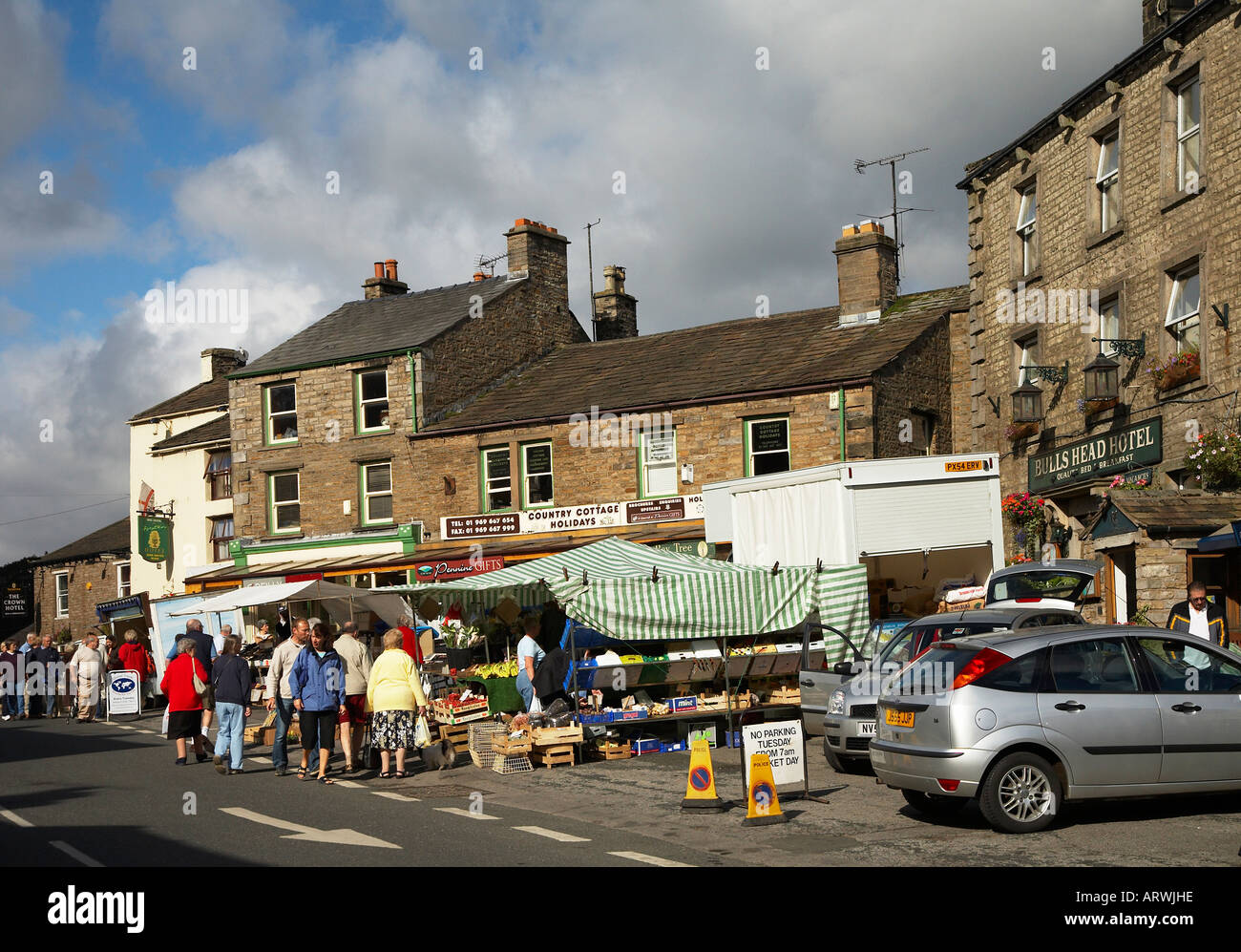 Market stalls yorkshire dales hi-res stock photography and images - Alamy