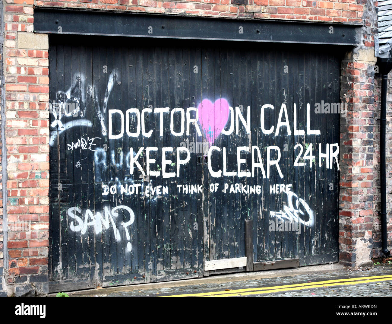 Doctor's garage behind Rodney Street Liverpool with strong No Parking ...